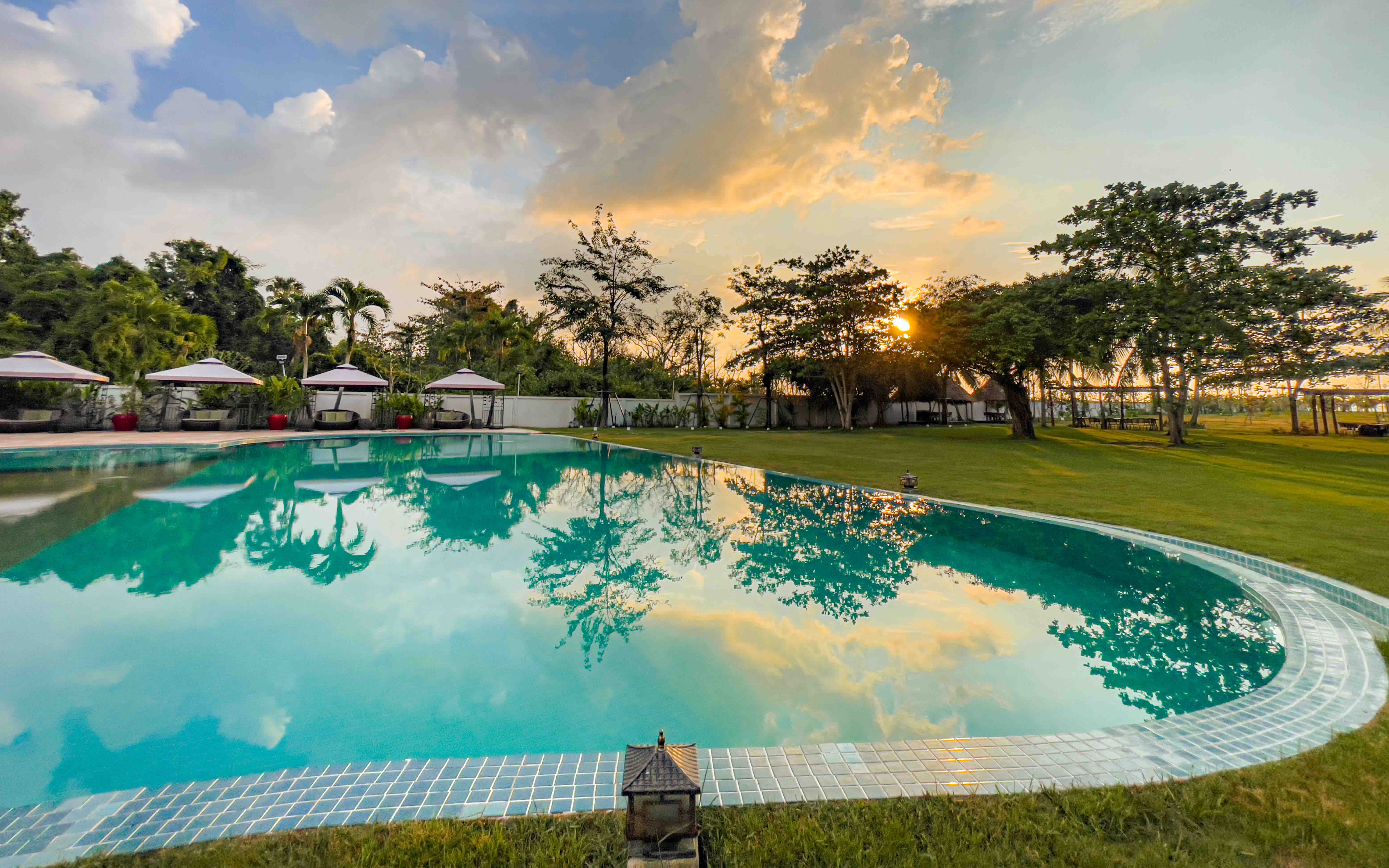 Gallery - Interior & Exterior View, Food & More | Samanea Beach Resort